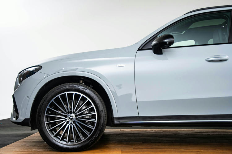 Mercedes AlpinGrau Unilak | Qoets.nl - Jong gebruikte premium auto's ...